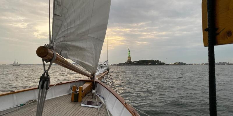 Sailing in New York: Breeze and Incredible Expanse