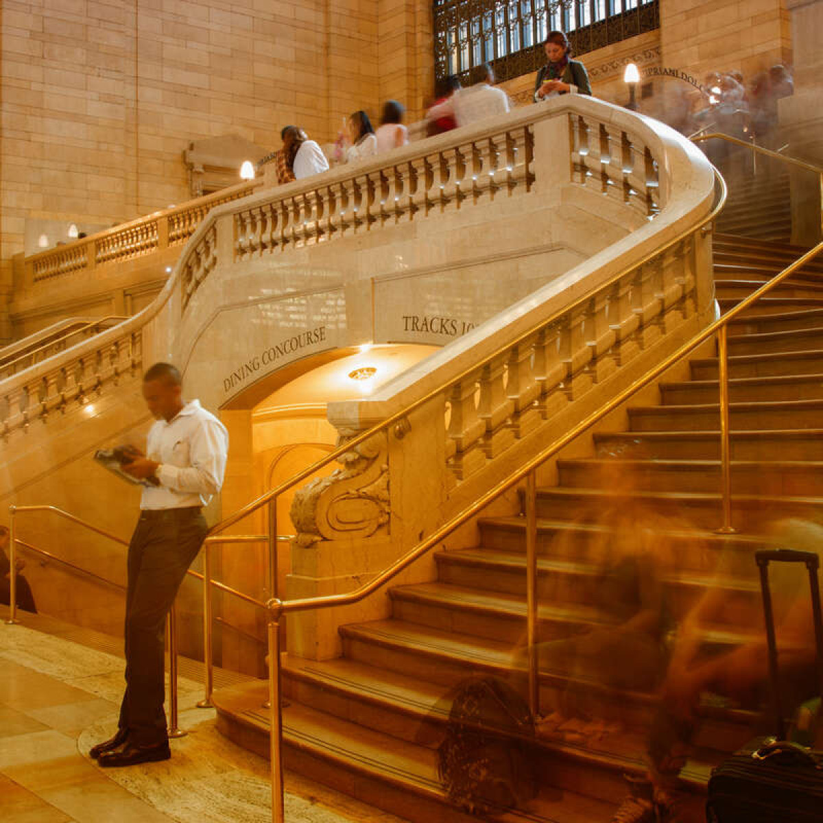 Grand Central Terminal: Secrets, Tours, Markets