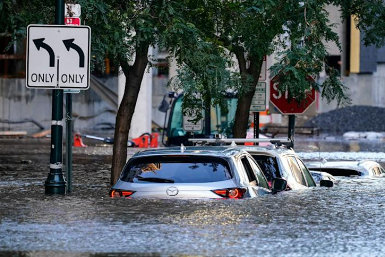 Scary Storm in New York: Natural Disaster in Megalopolis